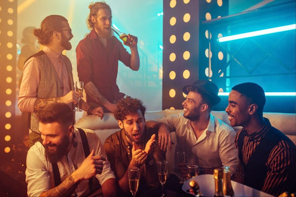 Guys Night Out Chicago With Drinks, Music, and Energy